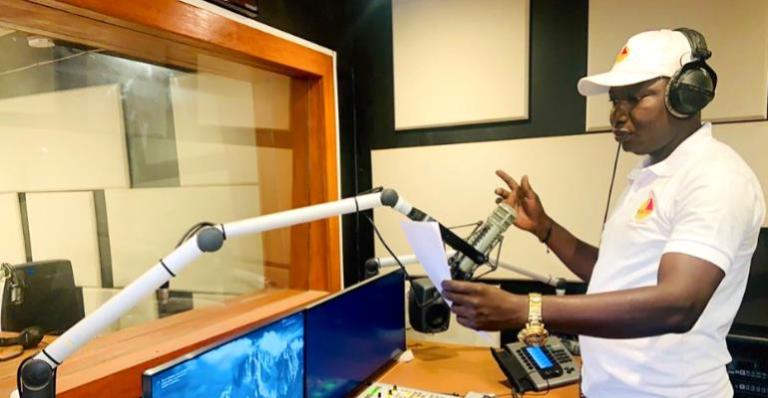 Malí: Cómo una emisora de radio está ayudando a combatir el Covid-19 ...